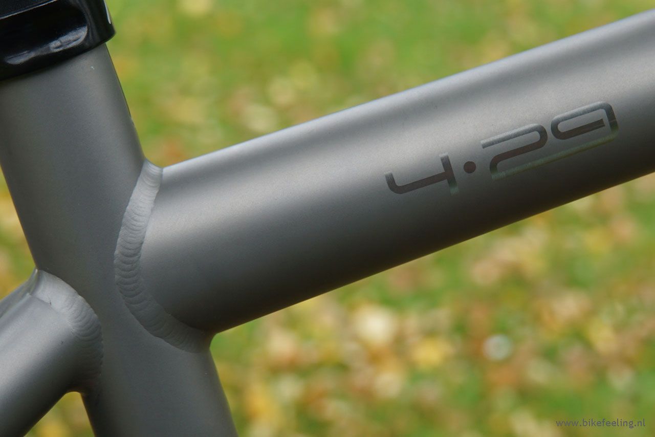 Santos met een Titanium frame, wat is het voordeel van titanium?